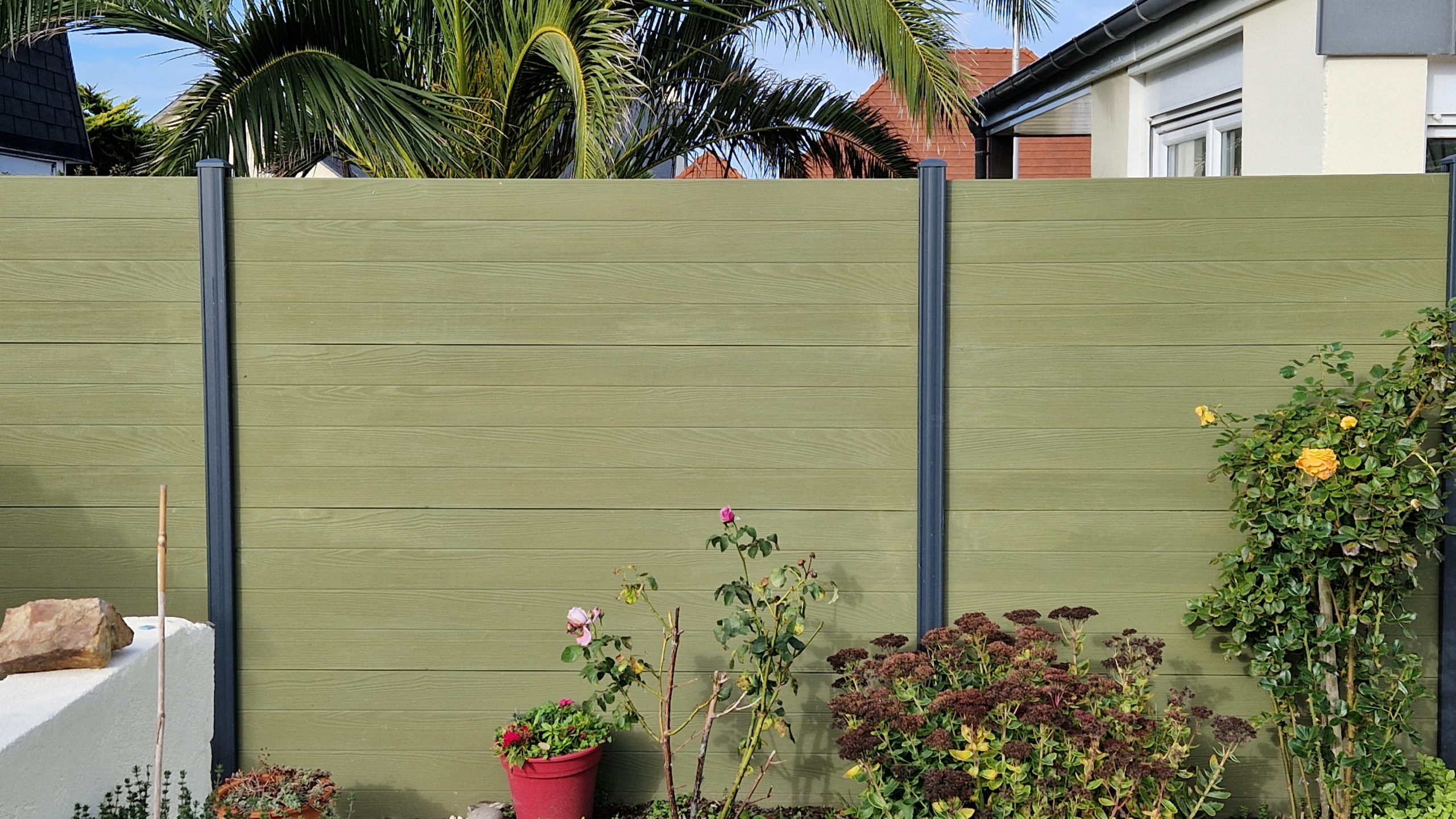 Votre clôture en béton moderne avec MEHAT GIRPAV Clôtures NICOLAS